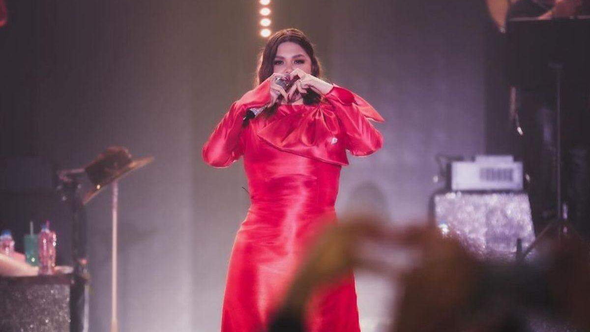 Yuridia celebra el cumpleaños de su padre Genaro Gaxiola en reunión ...